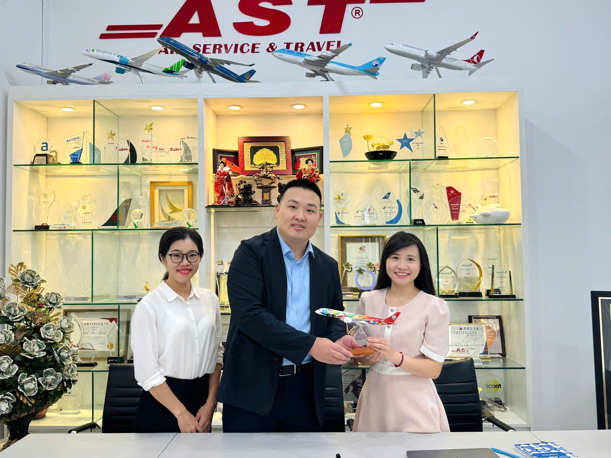AST Travel hân hạnh đón tiếp hãng hàng không Sichuan Airlines